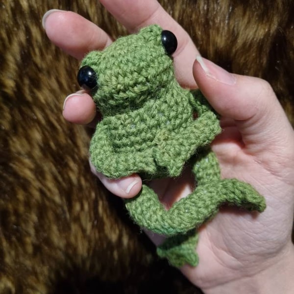 Tiny Frog and Toad Crochet Pattern Bundle, Realistic Amigurumi Frog and ...
