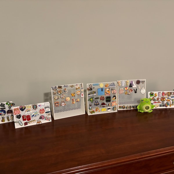 3D Printed Pin Display Board: Enamel Pin Collector - Etsy