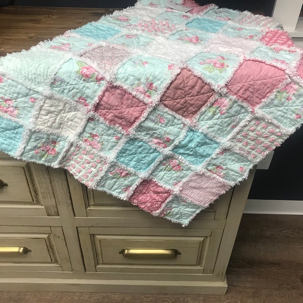 R1171 Yellow and Peach Cabbage Roses Handmade Baby Rag Quilt - Etsy