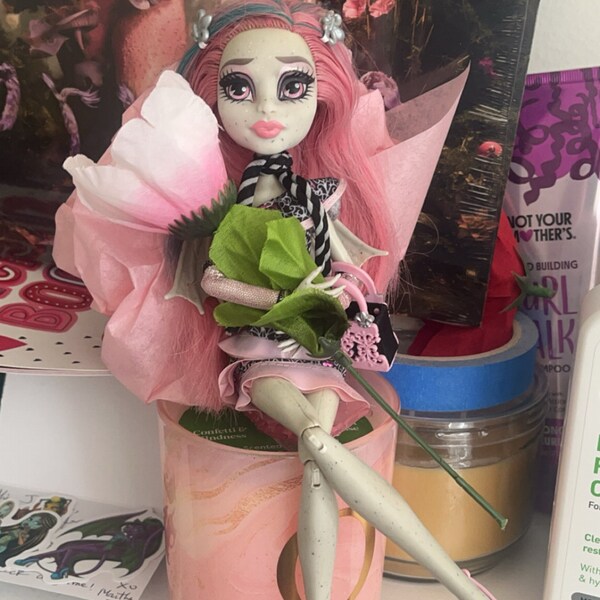 Monster High Dolls Ghoul Sports Claw Clawdeen Wolf, Original Mattel ...