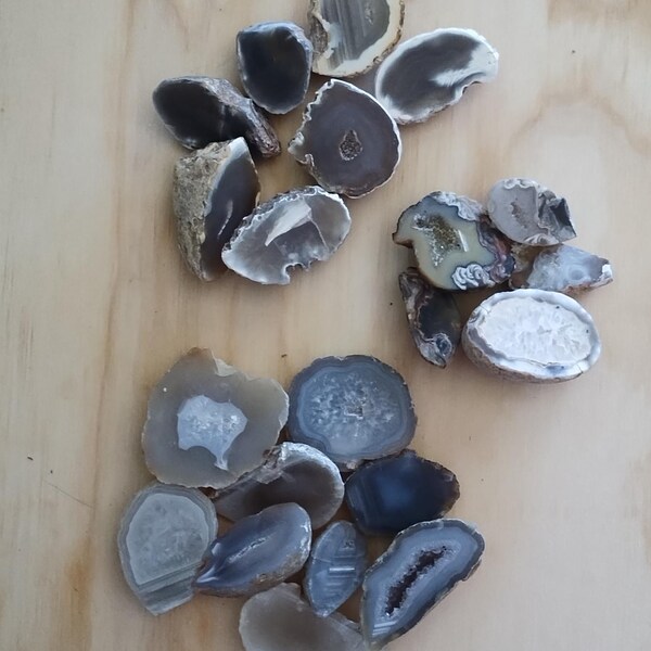 4 Inch Wood Stand for Abalone Shells, Gemstones, or Other Items ...