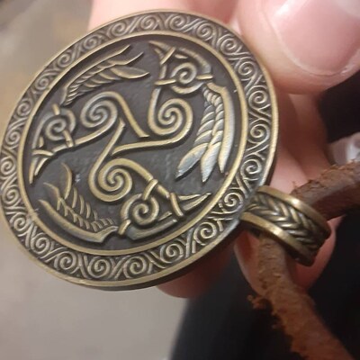 Celtic Morrigan Goddess Three Ravens Morrighan Triskelion Triskele ...