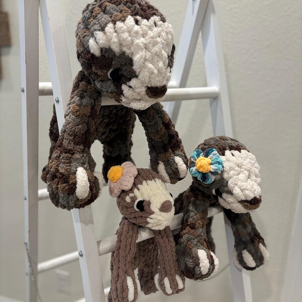 SYDNEY SLOTH / Full Video Tutorial / Finger Knit Sloth Snuggler ...