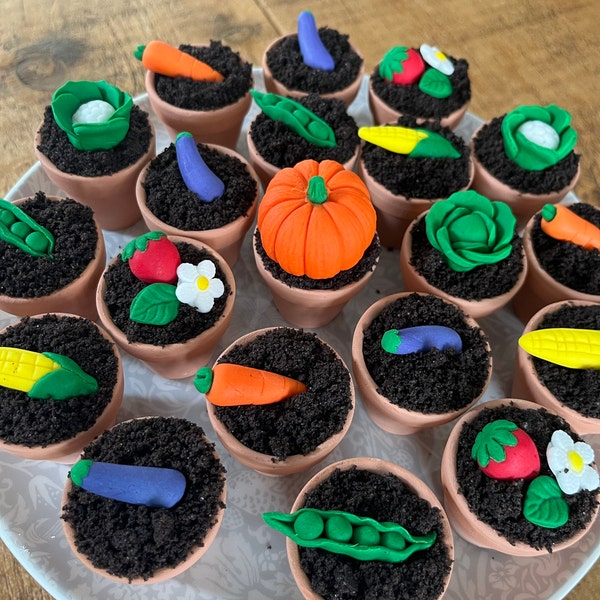 Fondant Sugar Vegetables 'peter Rabbit Garden' Theme Cake/cupcakes ...