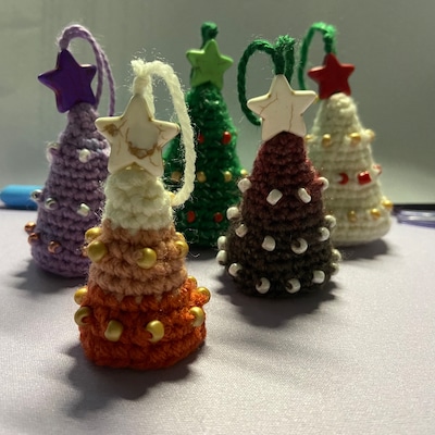 Crochet Christmas Tree Keyring Pattern, Crochet Amigurumi Mini ...