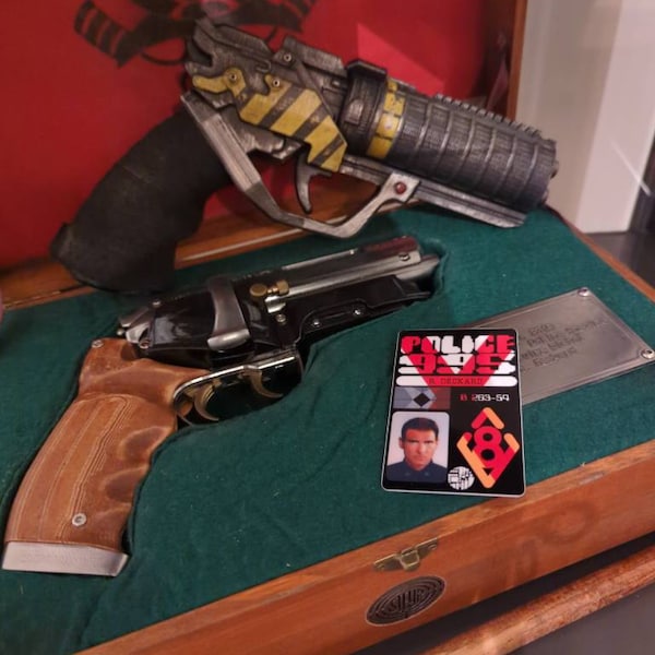 Blade Runner Rick Deckard Wallet Card Set - 2019 Movie Prop Cards (6 ...