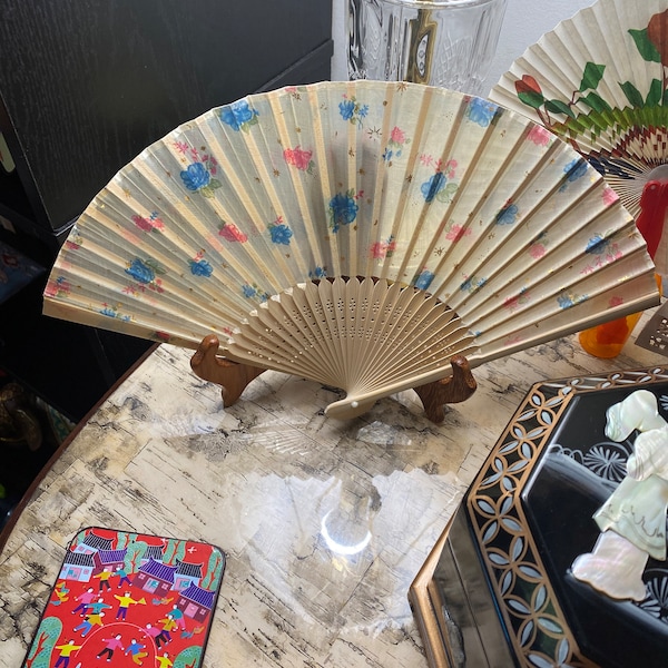 Silk and Wood Hand Fan. Openwork Design on Wood With Floral Designs and ...