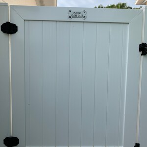 HEAVY DUTY Dog Bone Shaped please Close Gate Sign, Unique Gate Sign 4 X ...