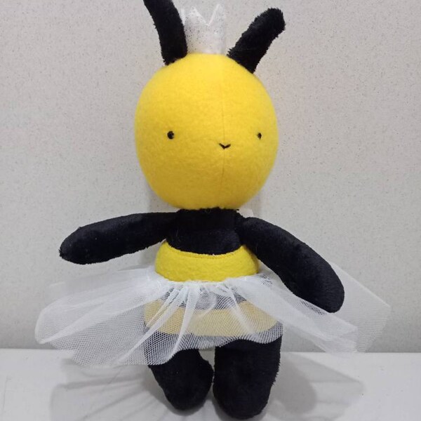 Bumble Bee Sewing Pattern, Bee Soft Toy Pattern, Bumble Bee PDF Pattern ...