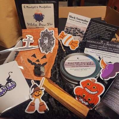 Spooky Mystery Box, Halloween Lovers Gift Set, Fall Season Candle ...