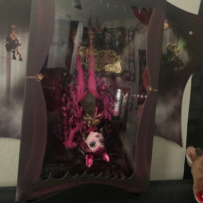 Monster High Haunt Couture Style Display Shelf Buy Multiples and Save ...