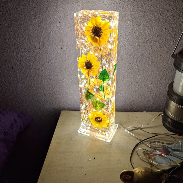 Daisies and Resin Light Sculpture Daisy Lamp Daisy Home Decor Unique ...