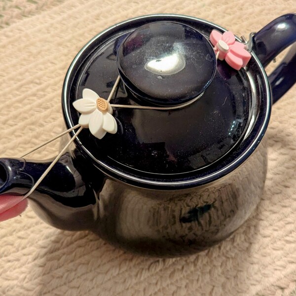 TULIPS Teapot Drip-catcher and Lid Holder (with Clasp) - Etsy