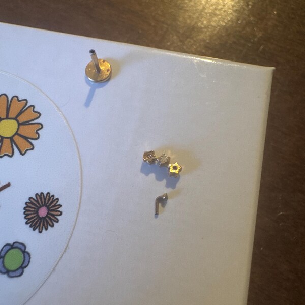 Implant Grade Titanium Externally Threaded Double CZ Bezel Set Belly ...