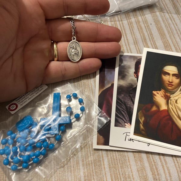 Divine Mercy Relic Medal Pack Third Class Relic Holy Card & Medal ...