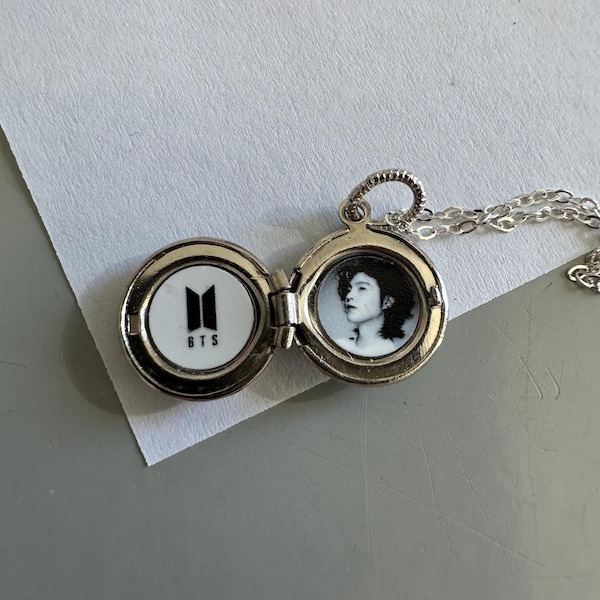 Gold Locket Necklace Custom Photo Lockets Gift for Her Minimalist ...