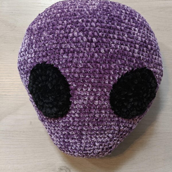 Crochet Alien Cushion Pattern Crochet Pillow Beginner Alien Pattern ...