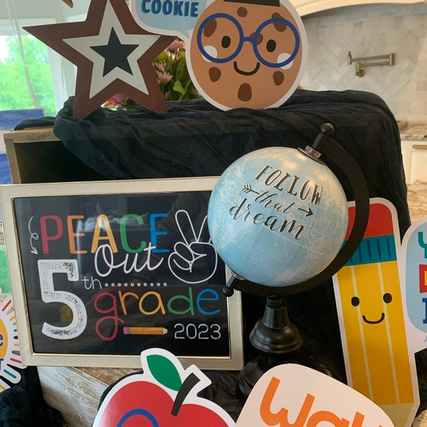 Last Day of 5th Grade Printable - Peace Out 5th Grade Chalkboard Sign ...