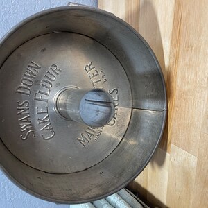 Fulper Pottery Art Deco Figural Lady Vanity Powder Dresser Jar / Stangl ...