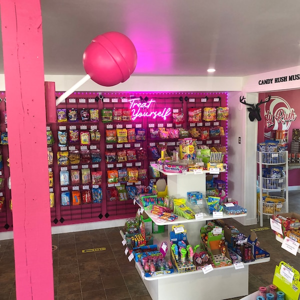 Giant Chocolate, Candyland Party Decoration, Coffe Shop Bakery ...