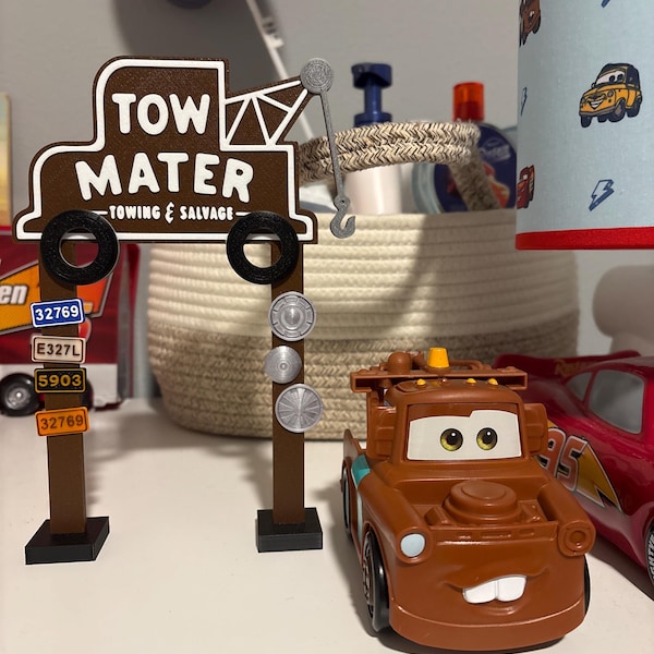 Tow Mater Towing and Salvage Inspired Cars Disneyland/disney World ...