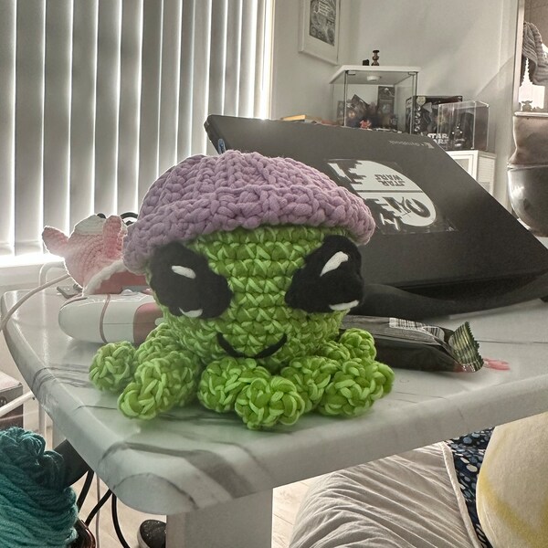 Baby Alien With Hat Pack! **crochet Pattern** - Etsy