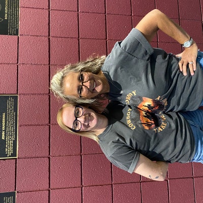 Comfort Colors® Lift Heavy Be Happy Shirt Women's Pump - Etsy