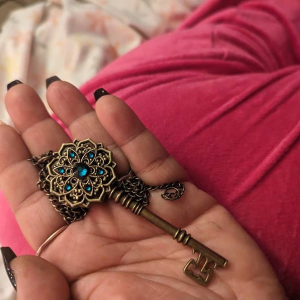 Emerald Swarovski Mayfair Witches Inspired Crystal Key Necklace: Gothic ...