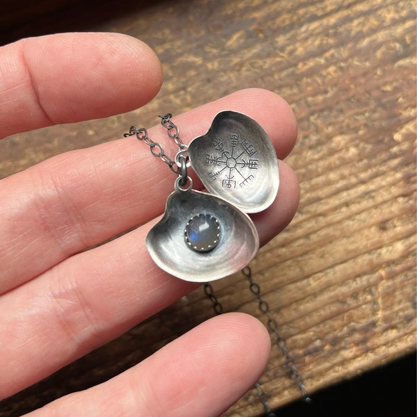 Vegvisir + Labradorite Pendant - Clamshell Locket - Viking Woman ...