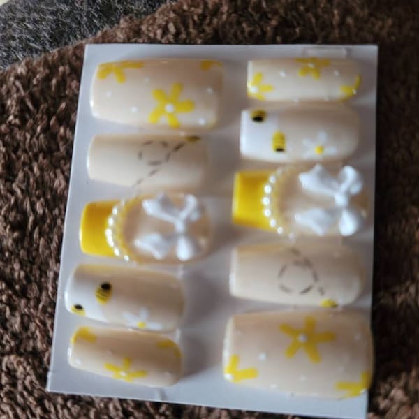 Reusable Custom Bee Spring Summer Press on Nails|summer Bees, Yellow ... Reusable Custom Bee Spring Summer Press on Nails|summer Bees, Yellow ...