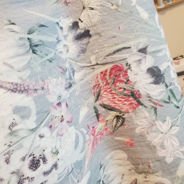 Linenbuy Pure Linen Fabric Digitally Printed, Print Ornate, White Basis ...