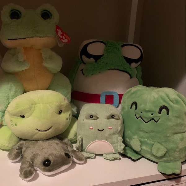 Frog Plush Ready to Ship// Pocket Frog Plushie// Bean Bag Frog// Toad ...