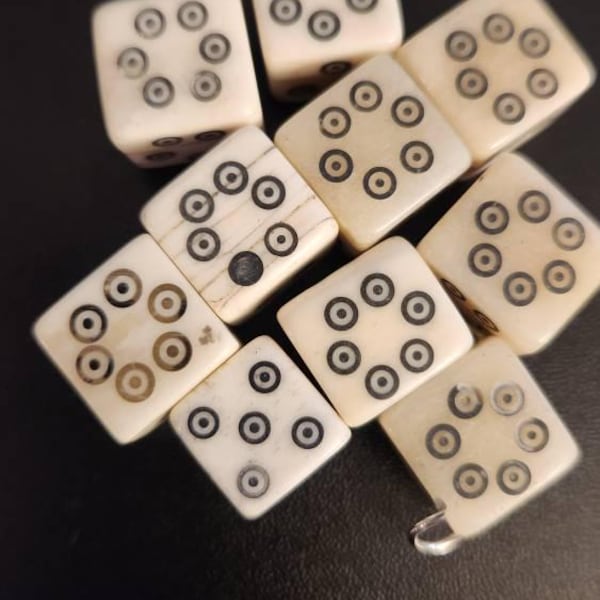 UNIQUE Pip Design Large Medieval Bone Dice Set (qty 5) - Mat Cauthon's ...