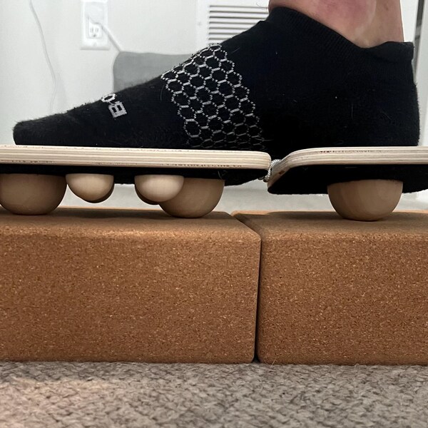 Foot Exerciser Balance Board Foot Training Wobble Board Treats Prevents ...