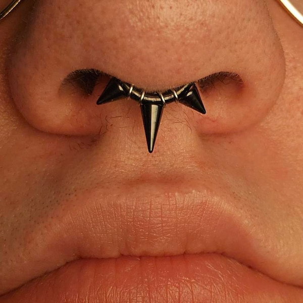 Large Spike Vertical Labret Jewelry, Angel Fangs Piercing Curved ...