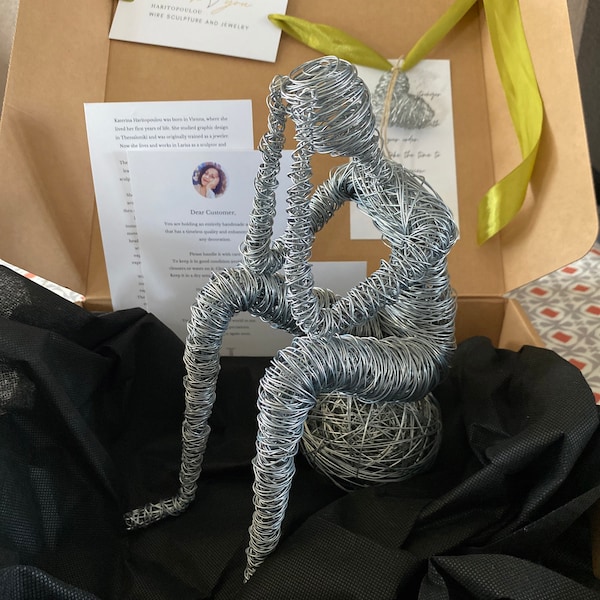 Living Room Decorating Idea, Thinking Man Wire Sculpture, Modern 3D Art ...