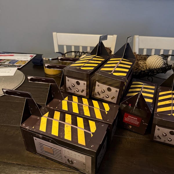 Ghostbusters Ghost Trap Favor Boxes - Set of 8 | Authentic Movie Design ...