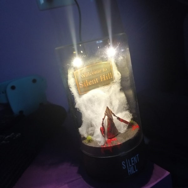 Pyramid Head LED Lamp Glass Dome Vers 1.0 - Welcome to Silent Hill ...
