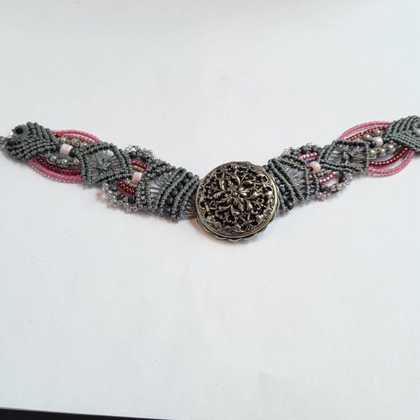 Leafy Cuff in Micro Macrame Tutorial - Bracelet Pattern - Beaded Macrame - Jewelry Making - DIY ...