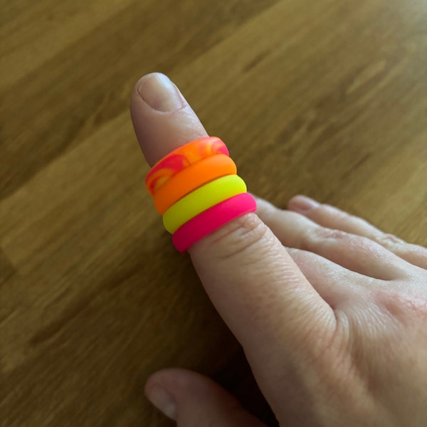 Neon Silicone Rings for Women, Yellow Orange Pink 4-pack Silicone ...