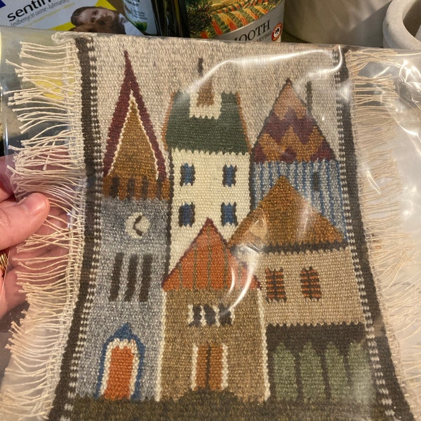 DIY Piece of Long Armed Cross-stitch Embroidery. Wool Yarn on Aida ...