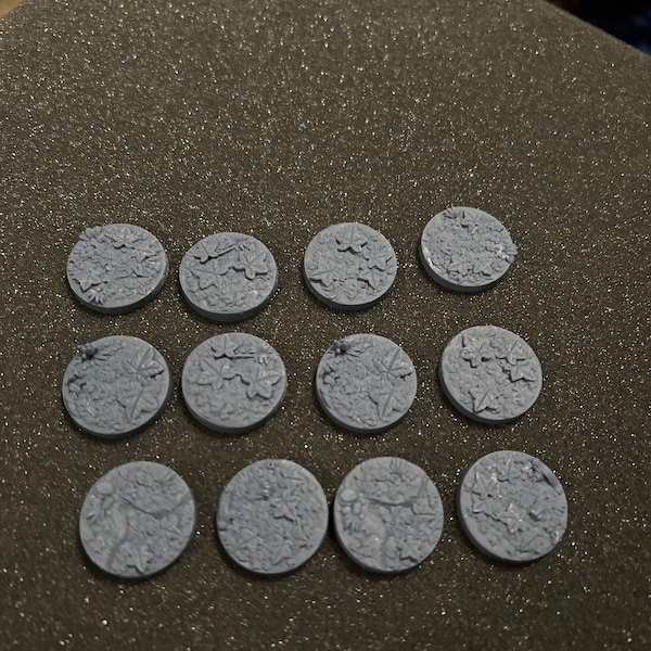 Assorted 25mm 32mm and 40mm Bases for D&D Miniatures Dungeons and ...