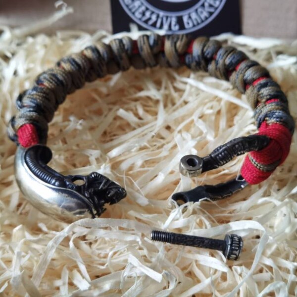 Paracord Bracelet "alien". Celtic Knot and Parachute Cord. - Etsy
