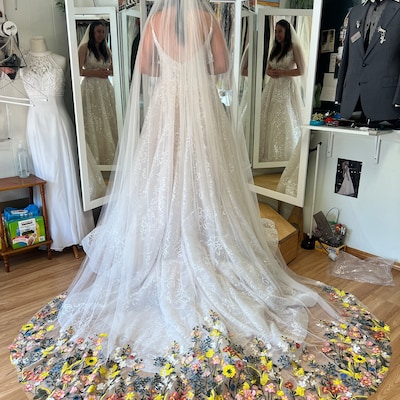 Wildflower Veil for Bride, Secret Garden Wedding Veil, Colorful Floral ...