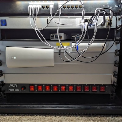 Logitech-squeezebox-crm66 Injection Molded Front and 3D Printed Rear ...