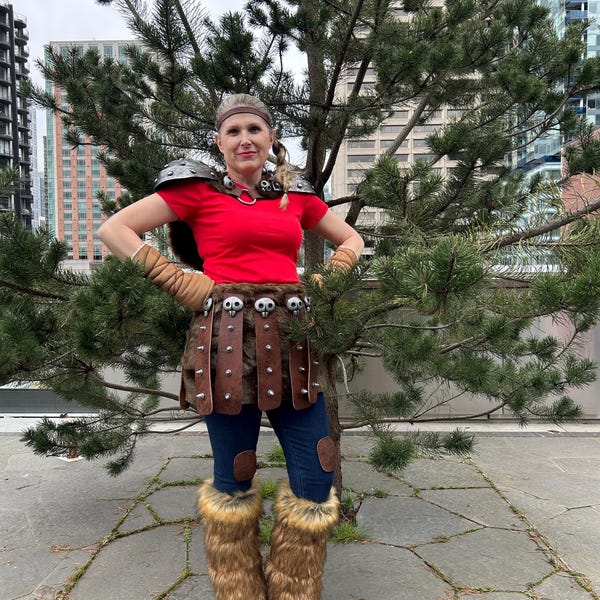 Astrid Hofferson Shoulder Armor - How to Train Your Dragon 1, 2, & 3 ...