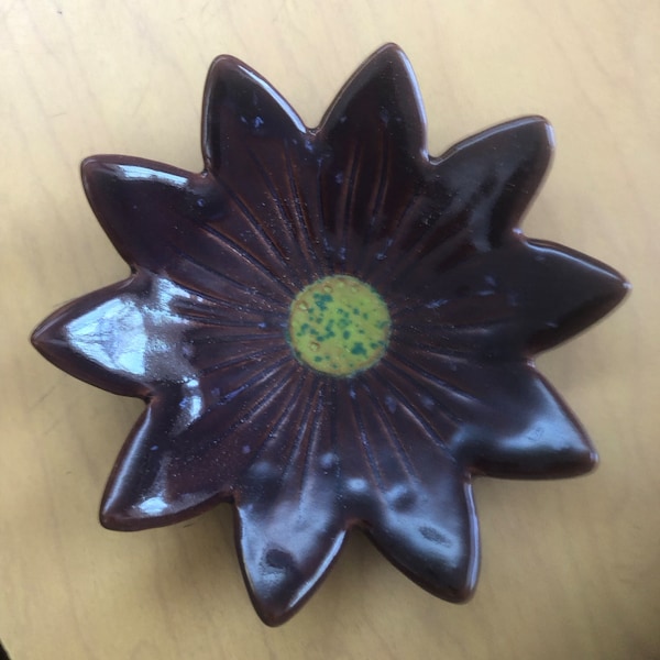 Daisy Ceramic Dish with a Ladybug, bowl, catchall, jewelry, ring holder ...