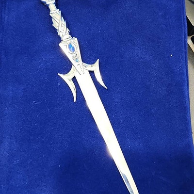 Lightning Wielder Page Overlay Officially Licensed Fourth Wing the ...