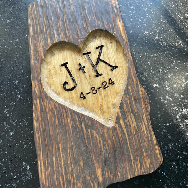 Heart and Initials With Date Carved Into Tree - Etsy