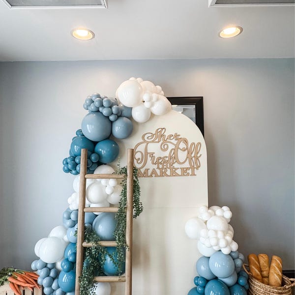 Born to Be WILD, Happy Birthday Sign, Happy Birthday Banner, Door ...